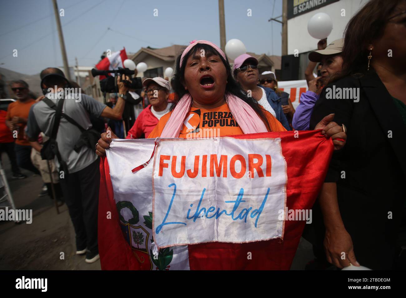 Lima, Peru. 06th Dec, 2023. Supporters wait outside a prison for the ...