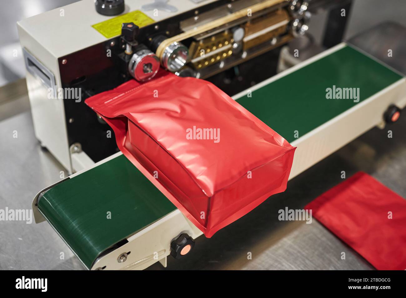 Plastic bag sealing machine hi-res stock photography and images - Alamy