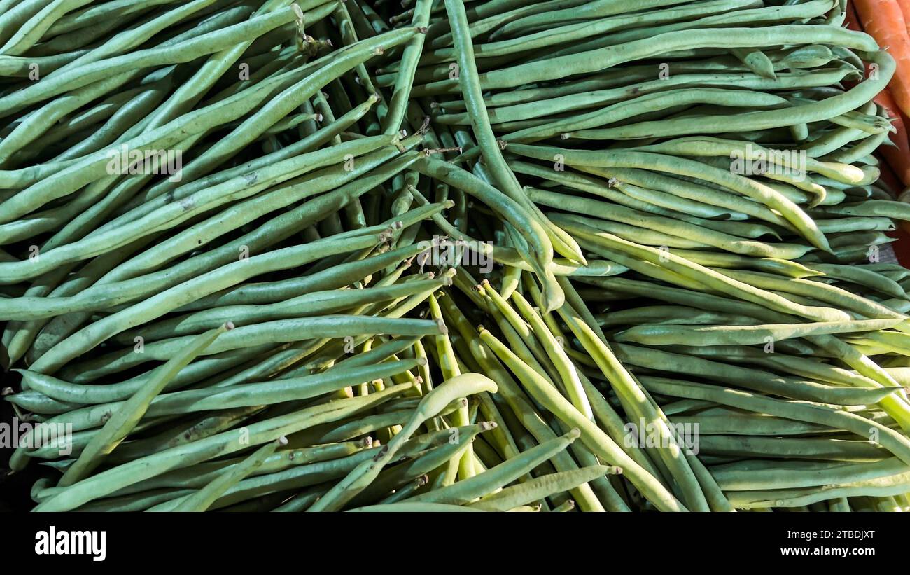 Yard beans hi-res stock photography and images - Alamy