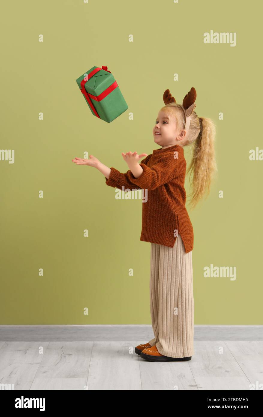 Catching gift hi-res stock photography and images - Alamy