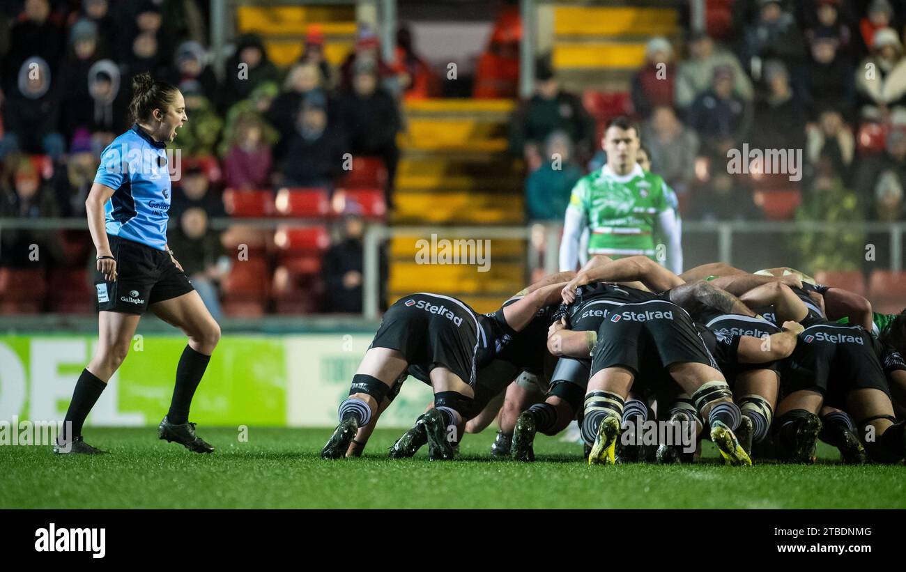 Referee Sara Cox during the Gallagher Premiership Rugby match between ...