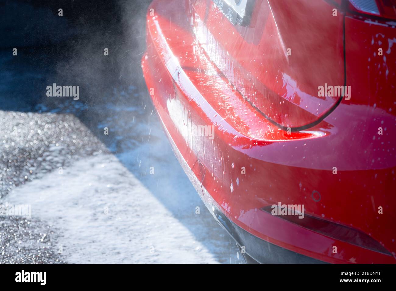 Car being washed hi-res stock photography and images - Alamy