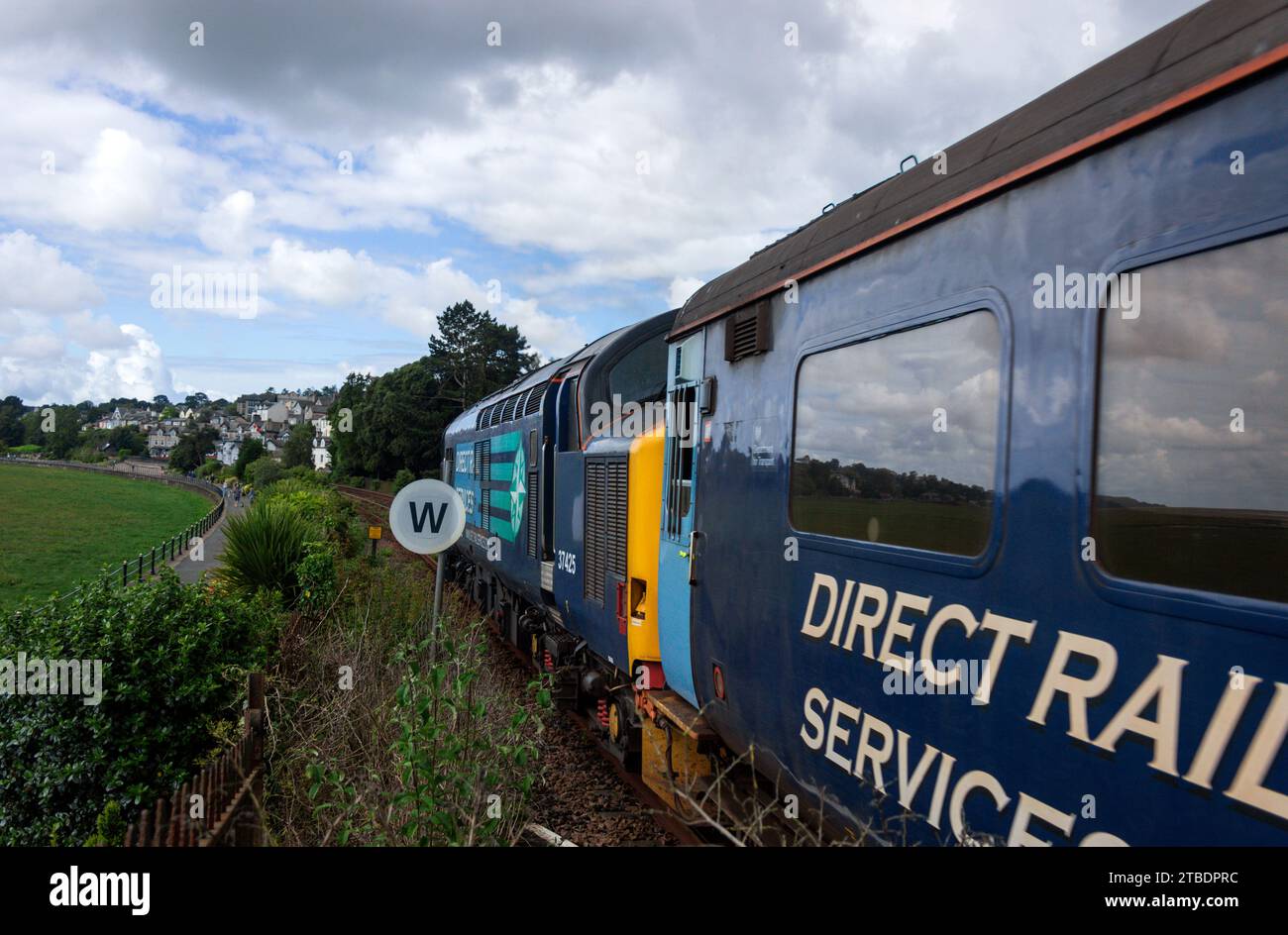 37425 'Sir Robert McAlpine/Concrete Bob' departing Grange-Over-Sands ...