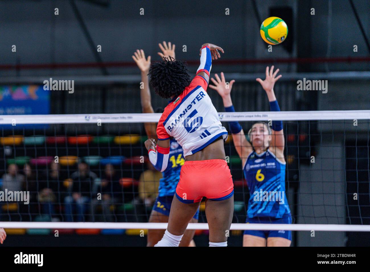 Attack vasas hi-res stock photography and images - Alamy
