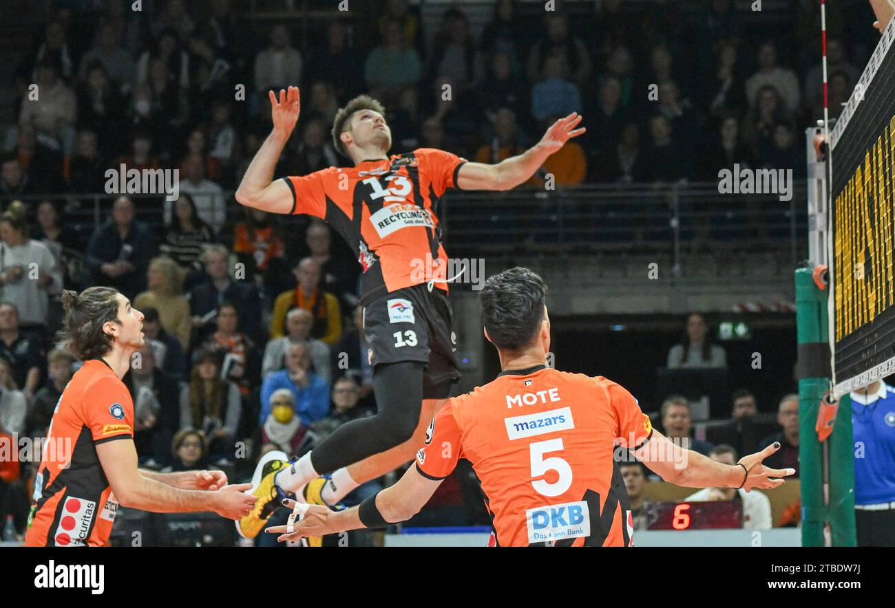 Berlin, Deutschland 06. Dezember 2023: DVV Pokal - 1/2 Finale - 2023/ ...