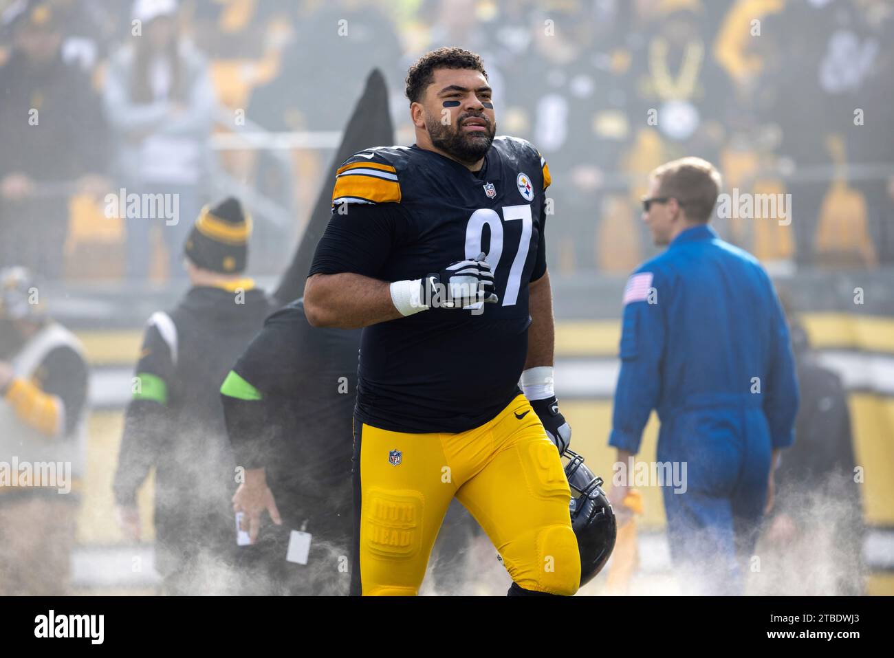 Pittsburgh Steelers defensive tackle Cameron Heyward (97) runs to the ...