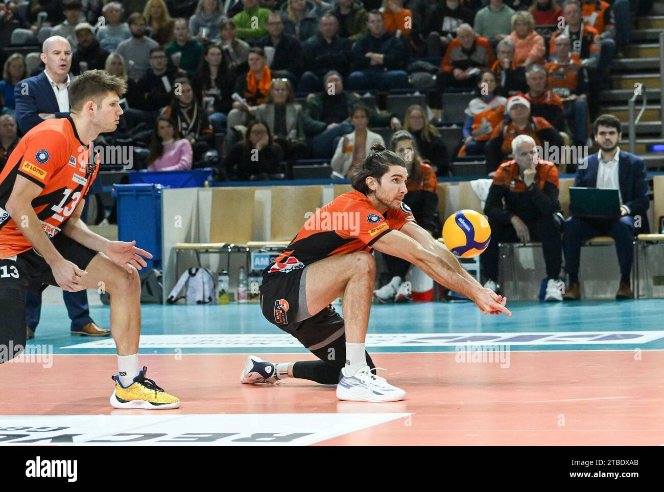 Berlin, Deutschland 06. Dezember 2023: DVV Pokal - 1/2 Finale - 2023/ ...