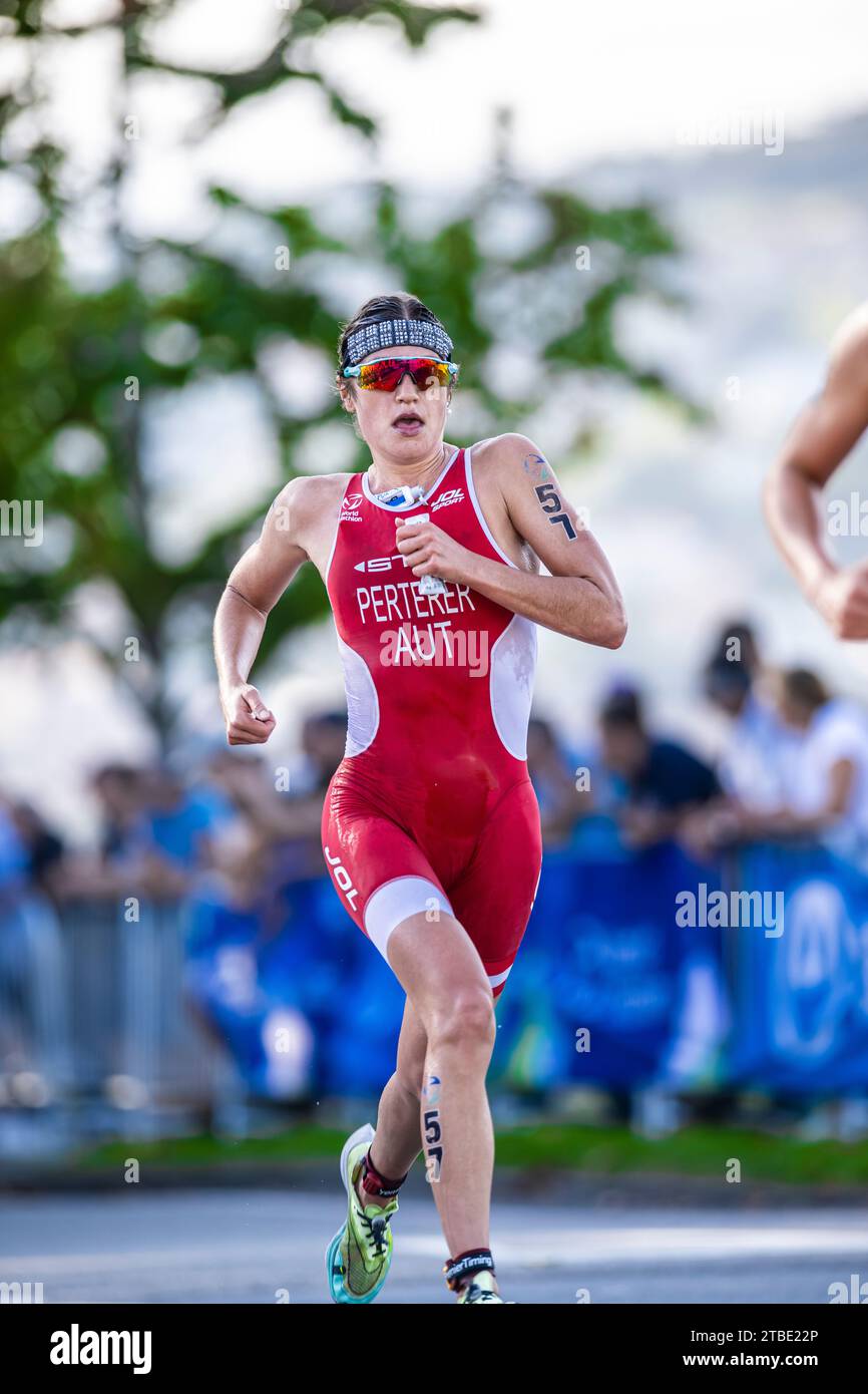 Lisa Perterer running in Pontevedra in the 2023 World Triathlon ...