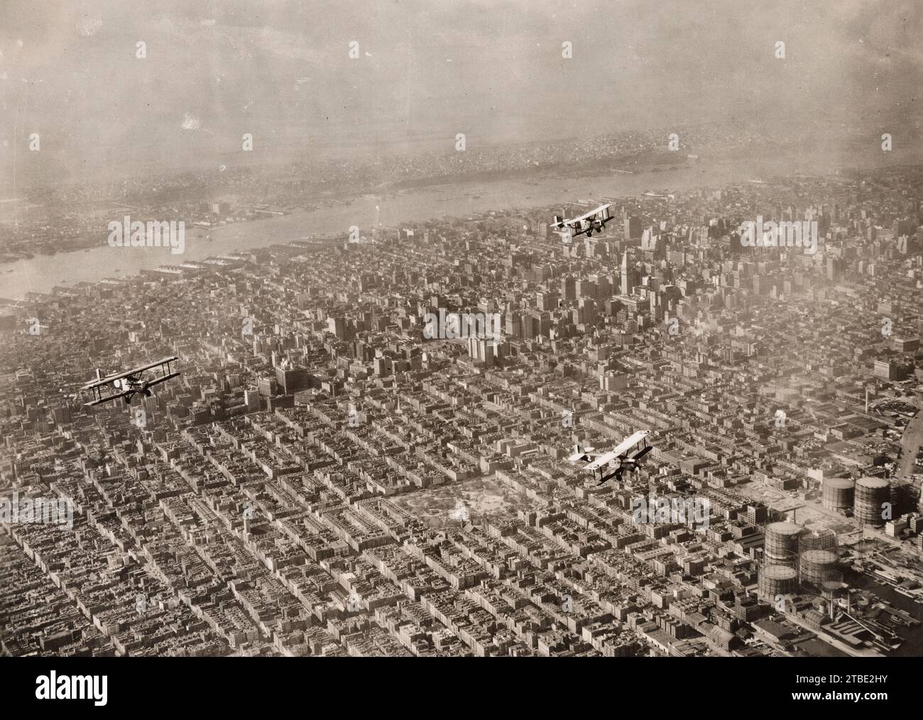 World flyers over New York City, September 1924 Stock Photo - Alamy
