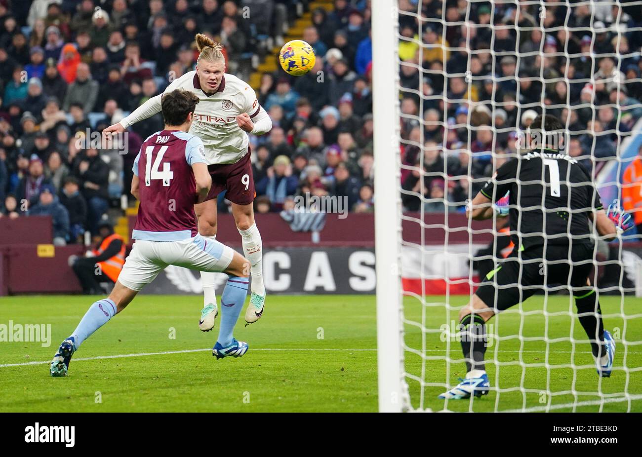 Erling haaland manchester city header hi-res stock photography and ...