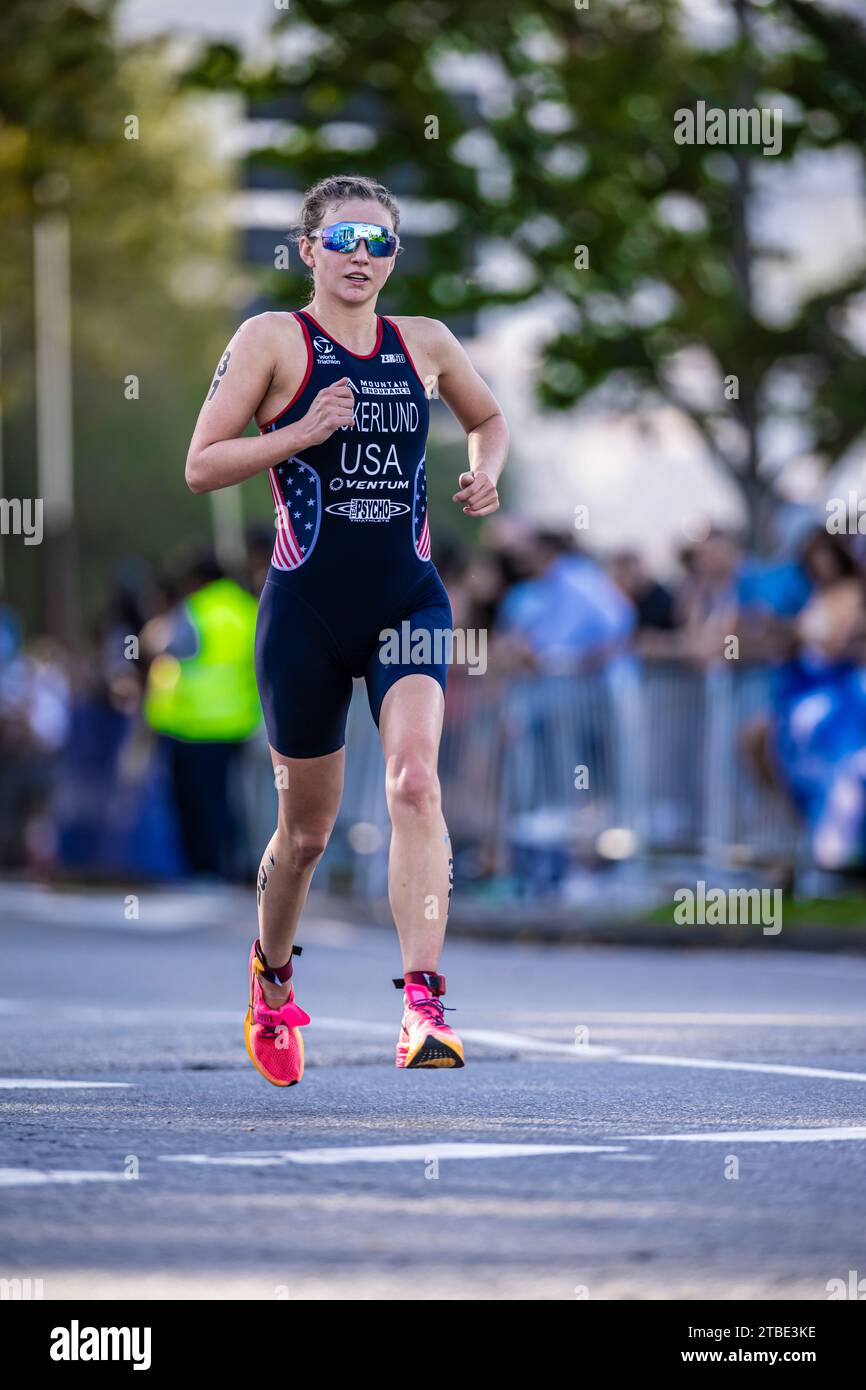 Erika Ackerlund running in Pontevedra in the 2023 World Triathlon ...