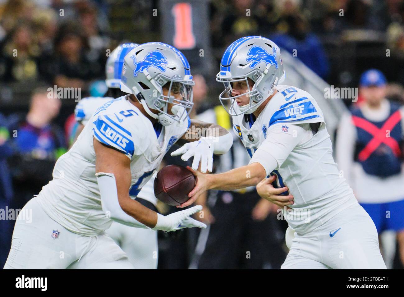 New Orleans, Louisiana, USA. 6th Dec, 2023. (left to right) Detroit ...