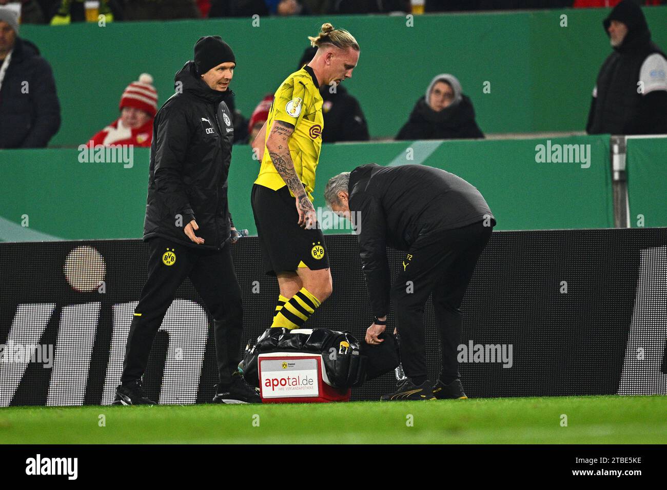 Stuttgart, Germany. 06th Dec, 2023. Soccer: DFB Cup, VfB Stuttgart ...