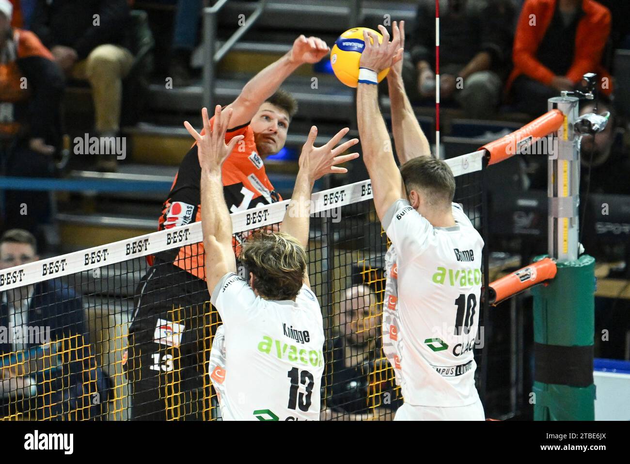 Berlin, Deutschland 06. Dezember 2023: DVV Pokal - 1/2 Finale - 2023/ ...