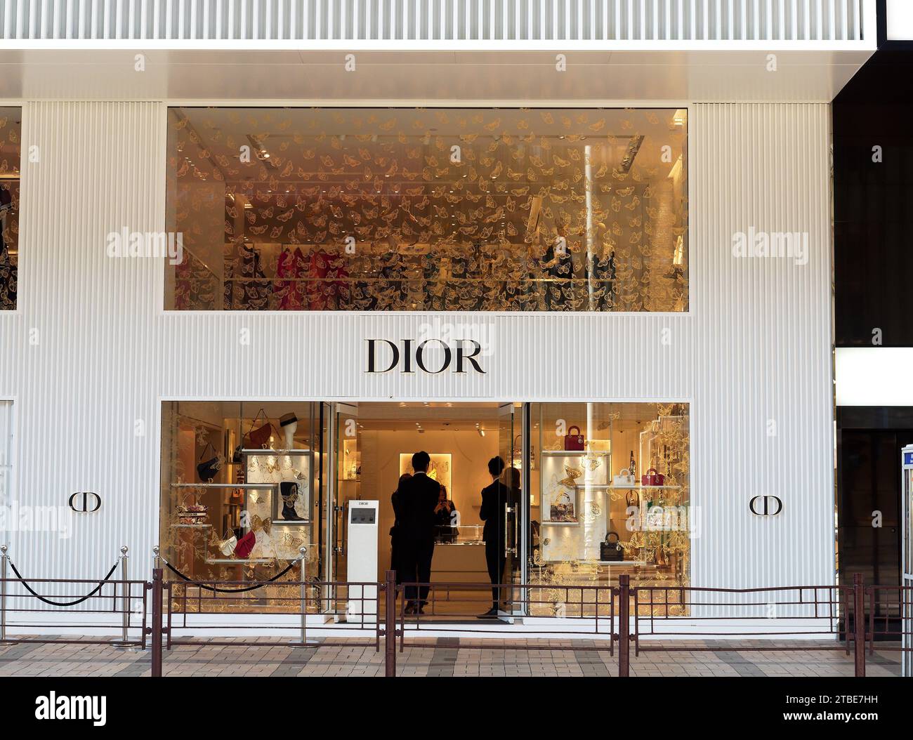 View of the front entrance to a Dior shop in Hong Kong Stock Photo - Alamy