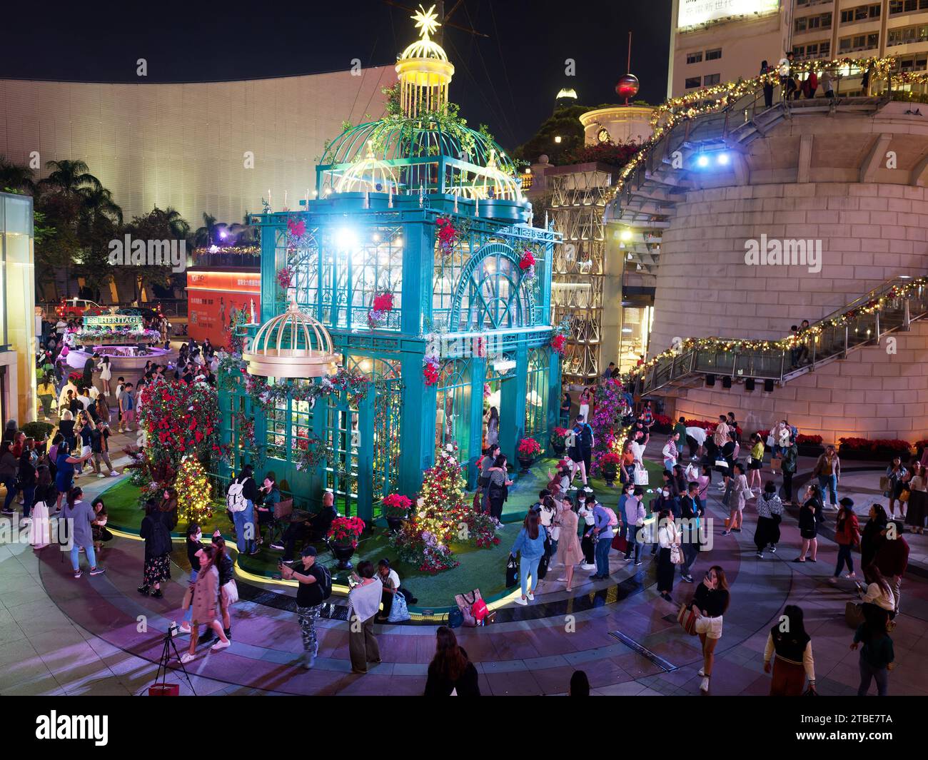 Victorian house xmas decorations hi-res stock photography and images - Alamy