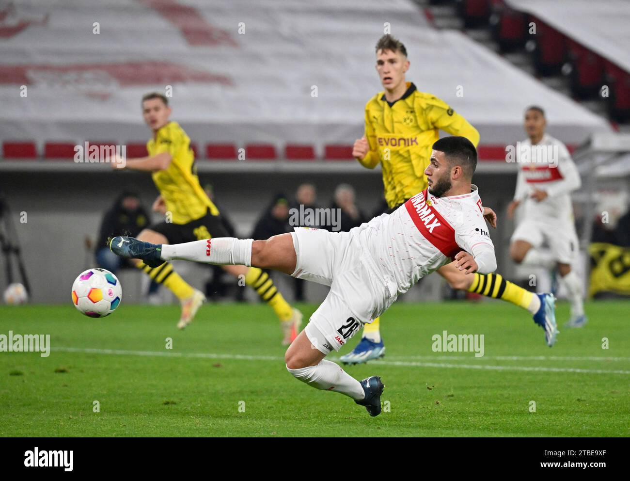 Stuttgart, Deutschland. 06th Dec, 2023. Torschuss Aktion Torchance Deniz Undav VfB Stuttgart (26 ...