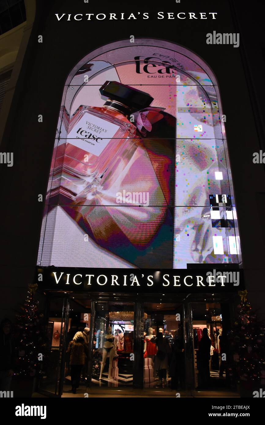 Victorias secret store hi-res stock photography and images - Alamy