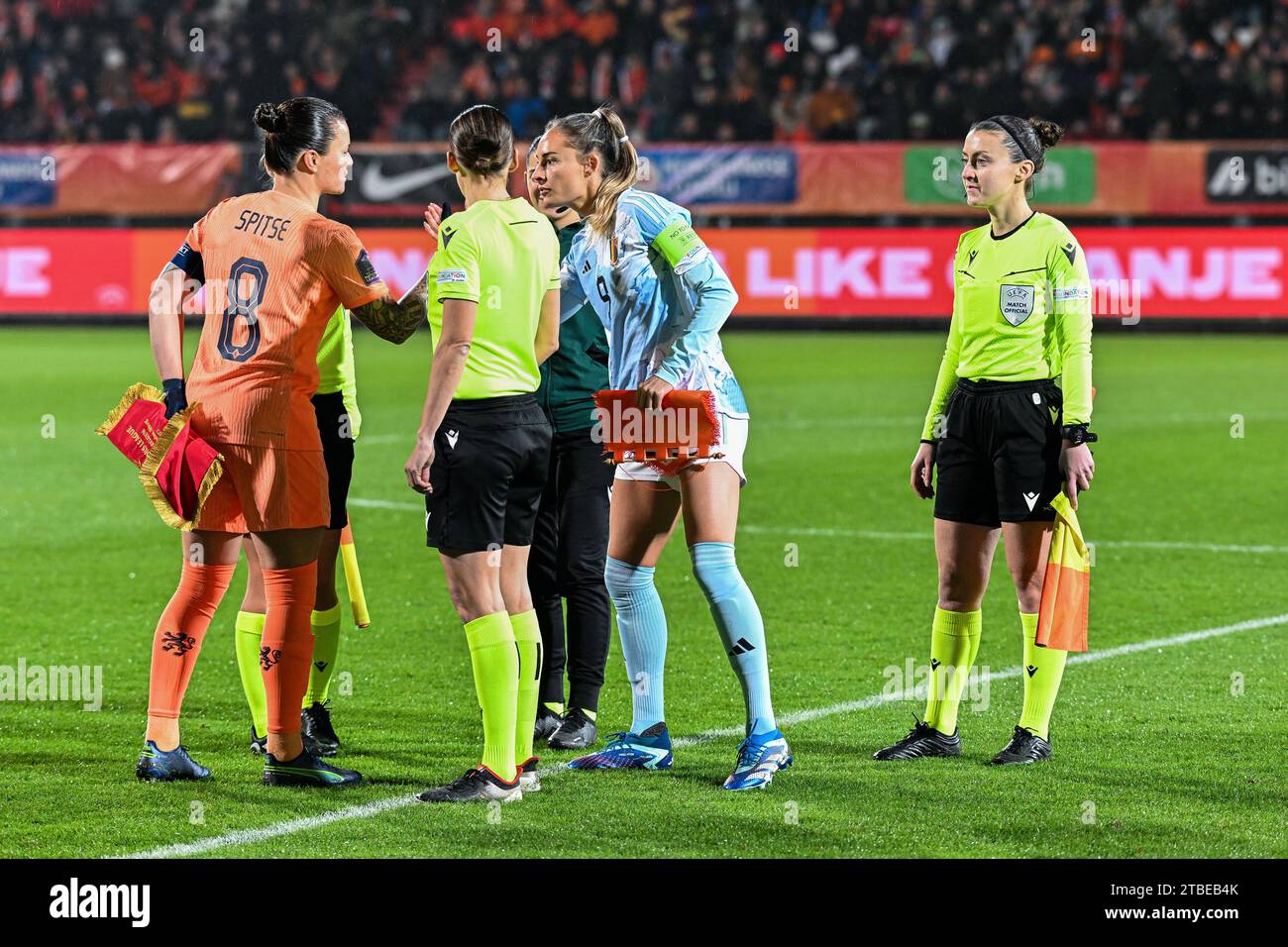 Tilburg, Netherlands. 05th Dec, 2023. Sherida Spitse (8) of Netherlands ...