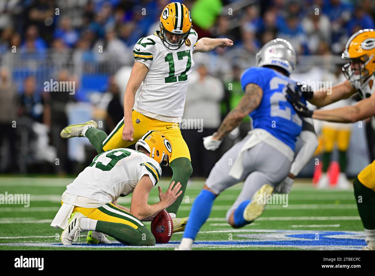 Green Bay Packers place kicker Anders Carlson attempts a field goal ...
