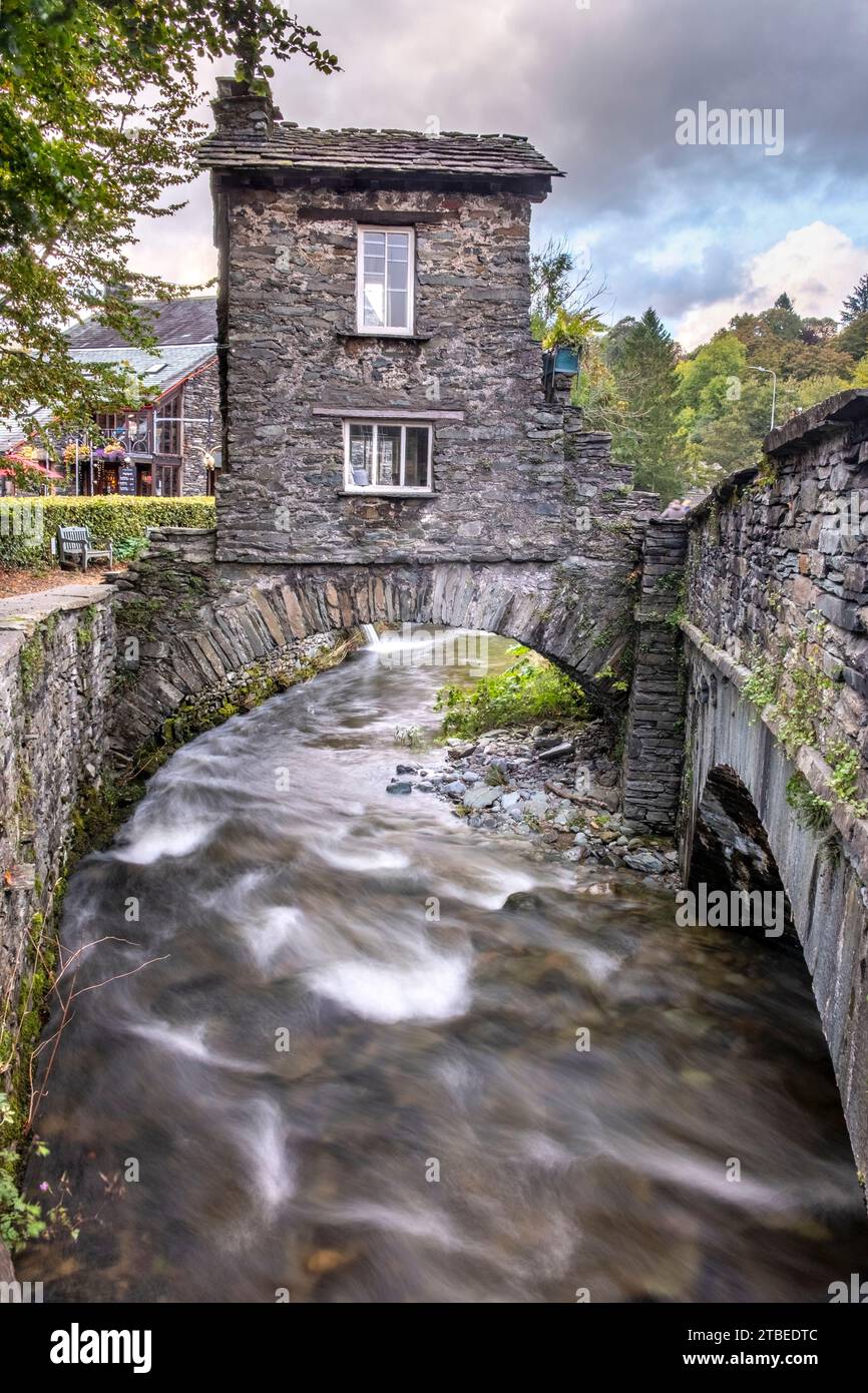 Cumbria ambleside bridge house hi-res stock photography and images - Alamy