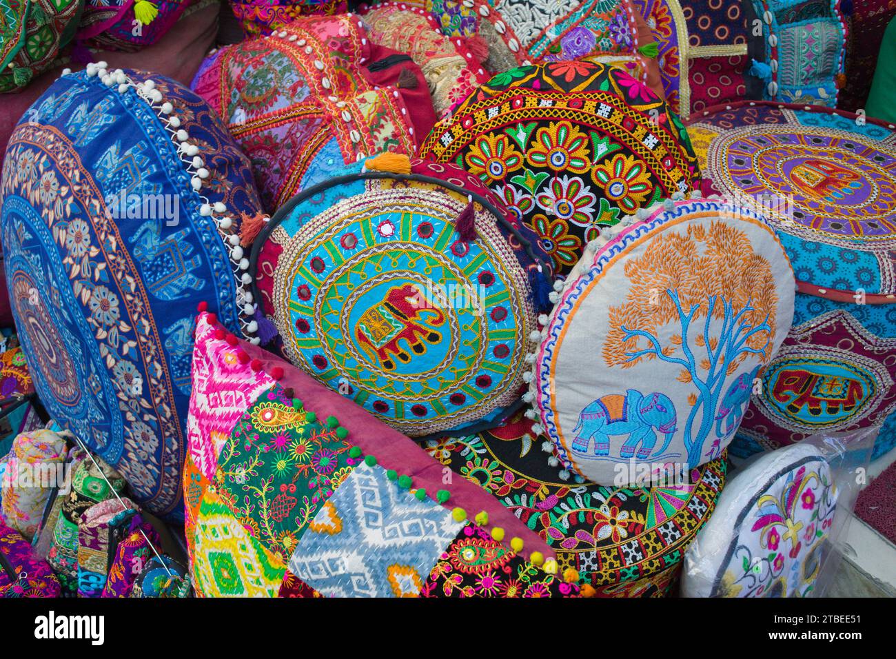 Nepal, Kathmandu, Thamel, handicraft, shop, shopping Stock Photo - Alamy