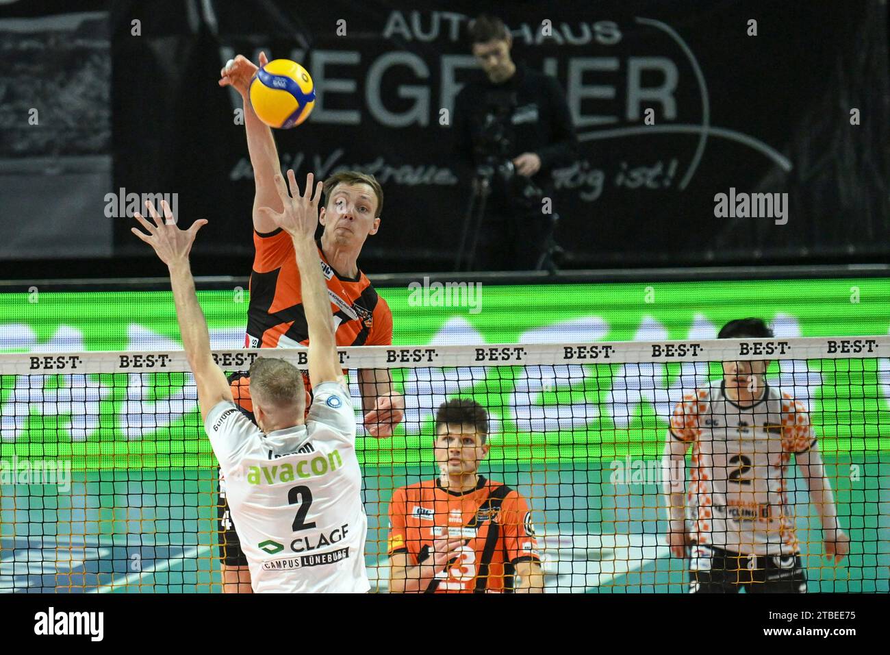 Berlin, Deutschland 06. Dezember 2023: DVV Pokal - 1/2 Finale - 2023/ ...