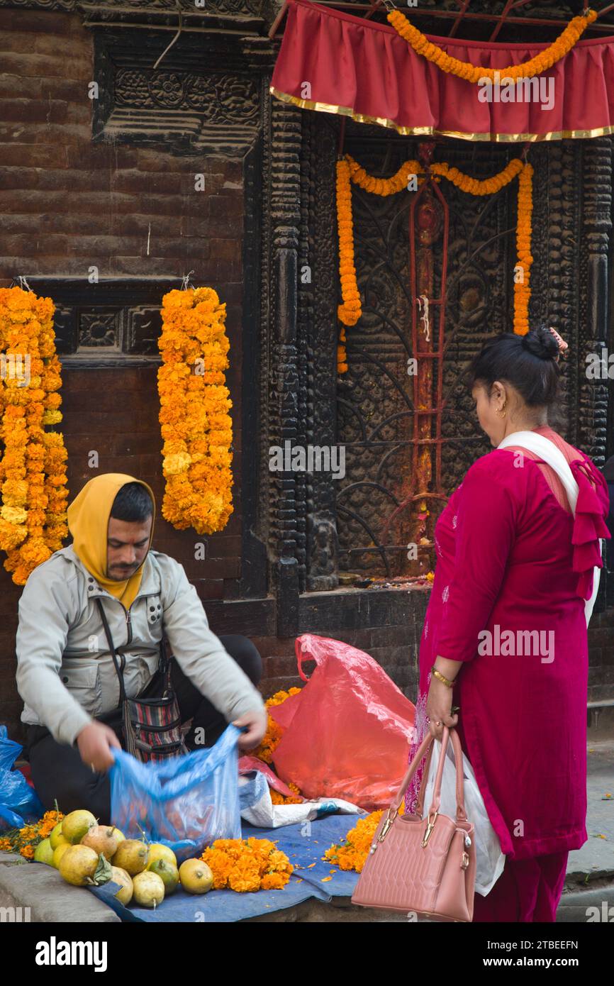 Nepal kathmandu market vendor hi-res stock photography and images - Alamy