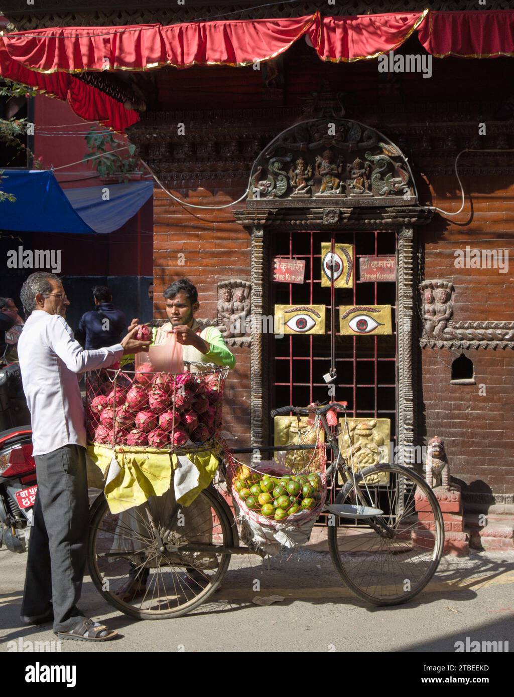 Nepal, Kathmandu, street market, vendor, people Stock Photo - Alamy