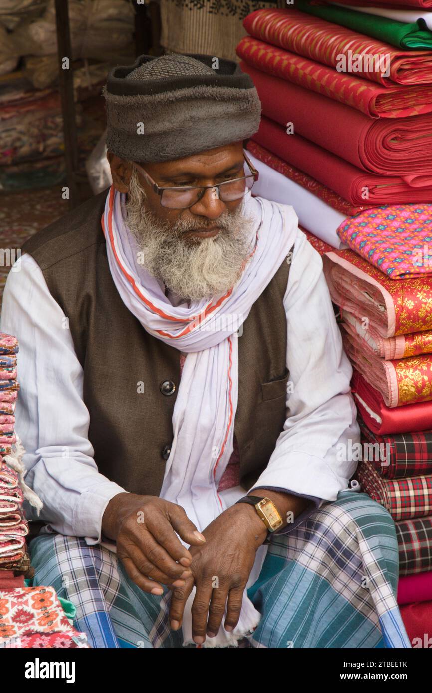 Nepal man street hi-res stock photography and images - Alamy