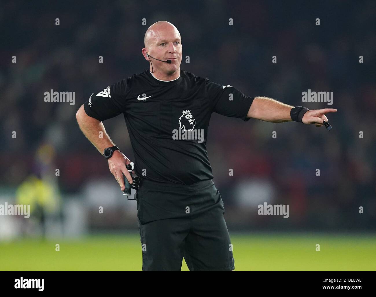 Referee Simon Hooper during the Premier League match at Bramall Lane ...