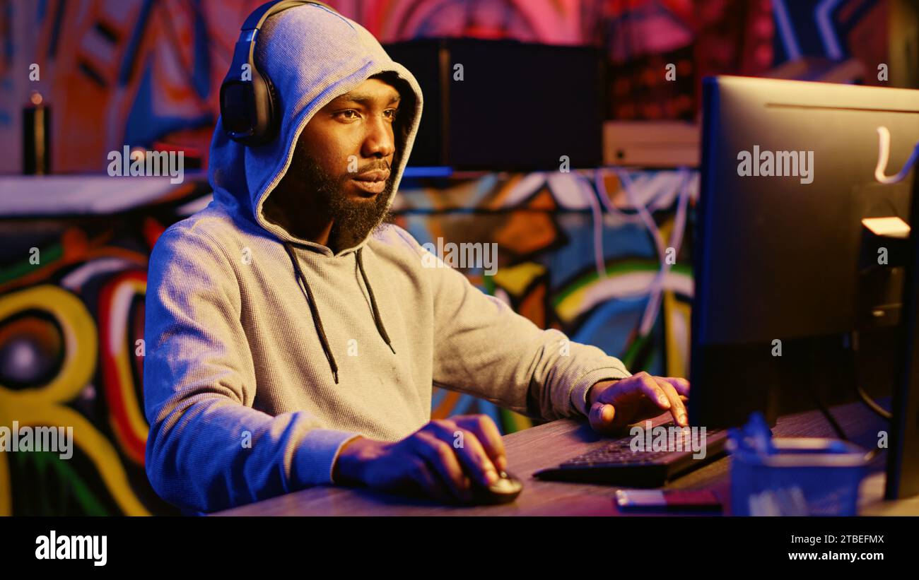 Hacker stealing credit card numbers and manipulating banking systems ... Hacker stealing credit card numbers and manipulating banking systems ...