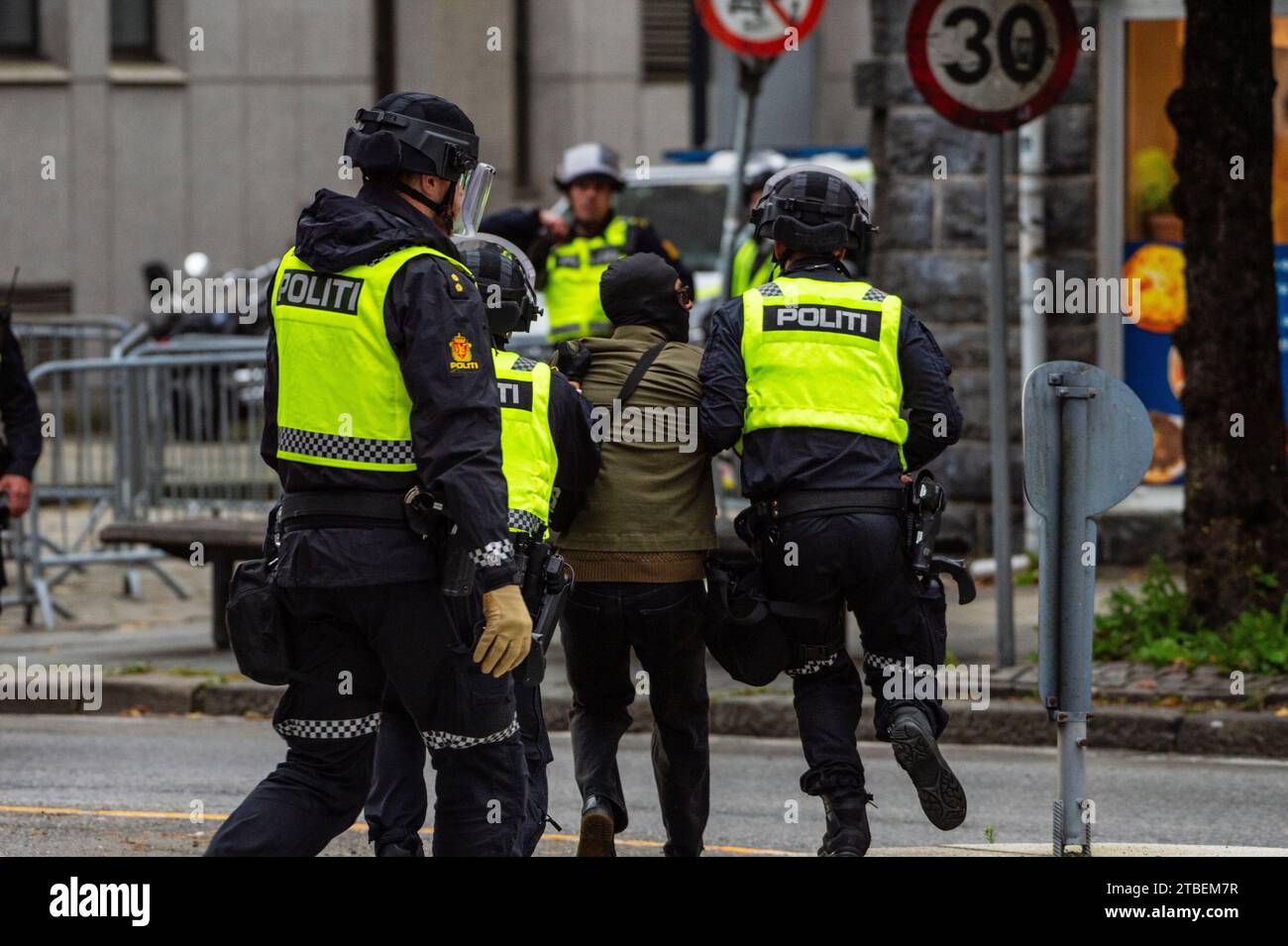 Under police protection hi-res stock photography and images - Alamy