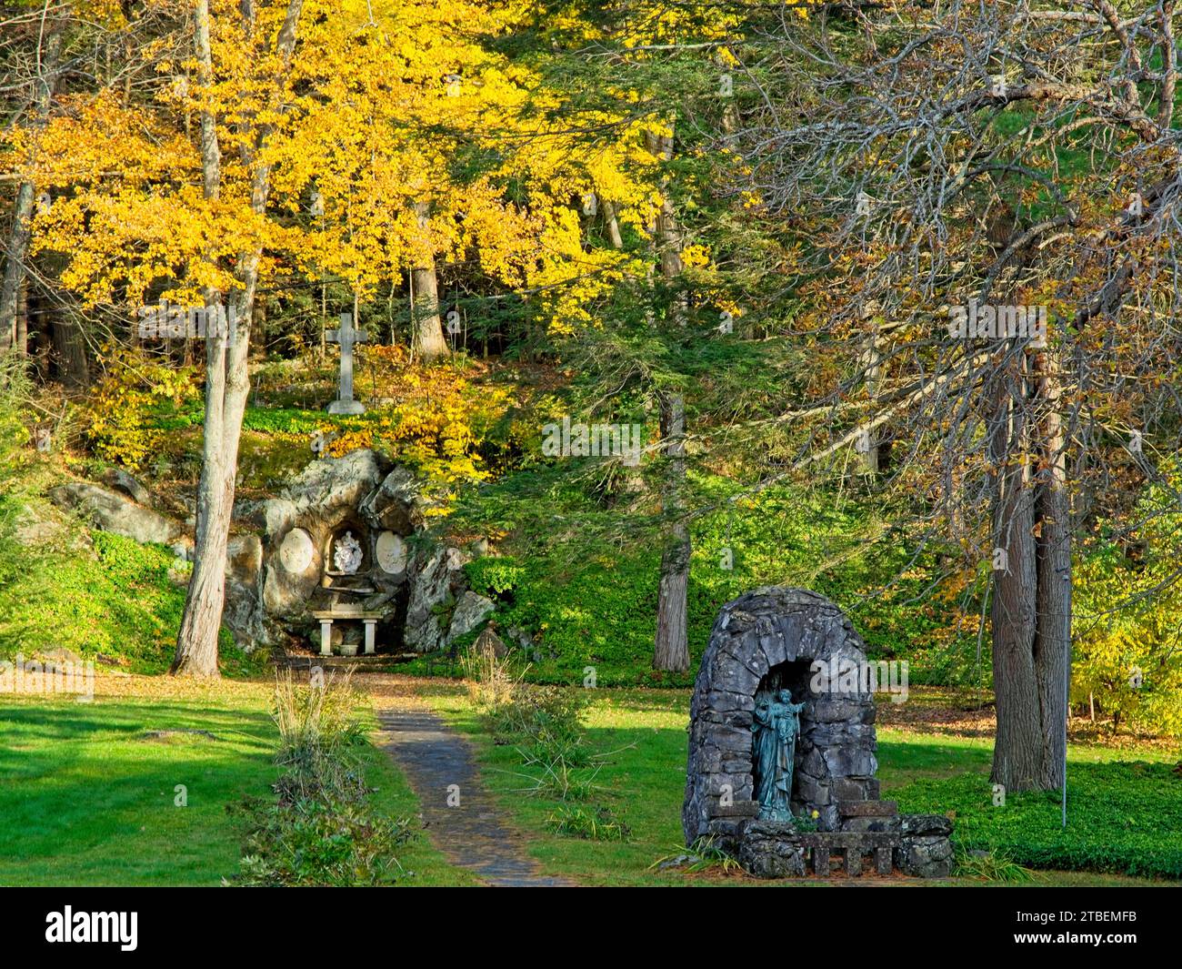 Woodland grotto hi-res stock photography and images - Alamy