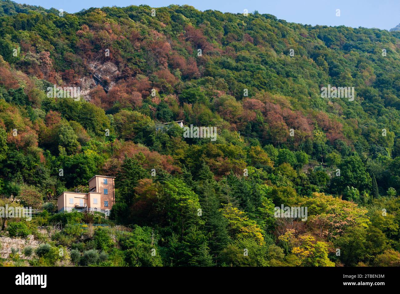 Lake Como Mountain with home with autumn colors just changing Stock ...