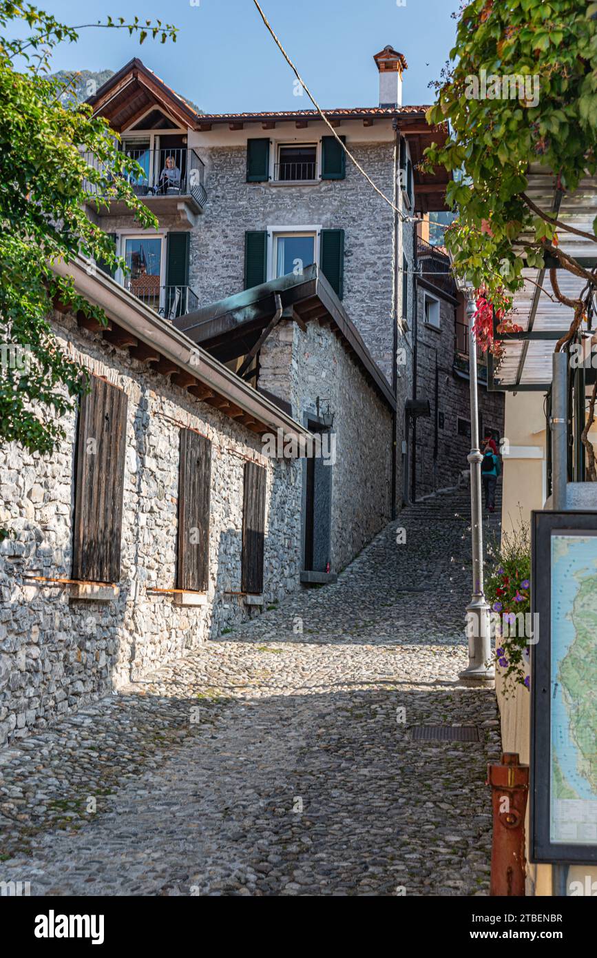Narrow cobblestone walkway in Varenna, Italy Stock Photo - Alamy