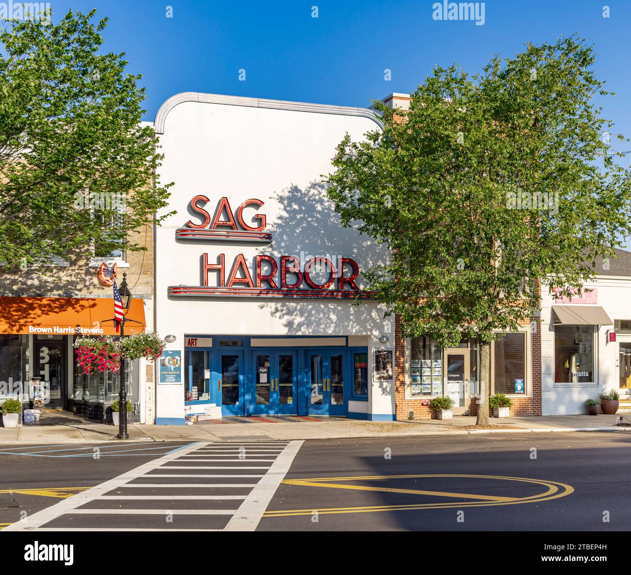 front exterior of the sag harbor cinema Stock Photo - Alamy