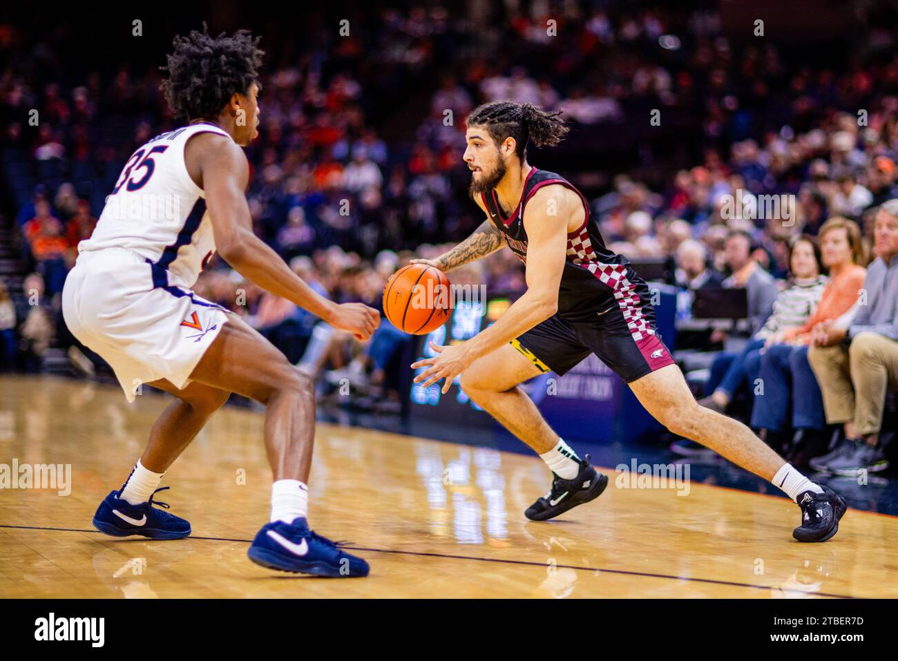 Charlottesville, VA, USA. 5th Dec, 2023. North Carolina Central Eagles ...