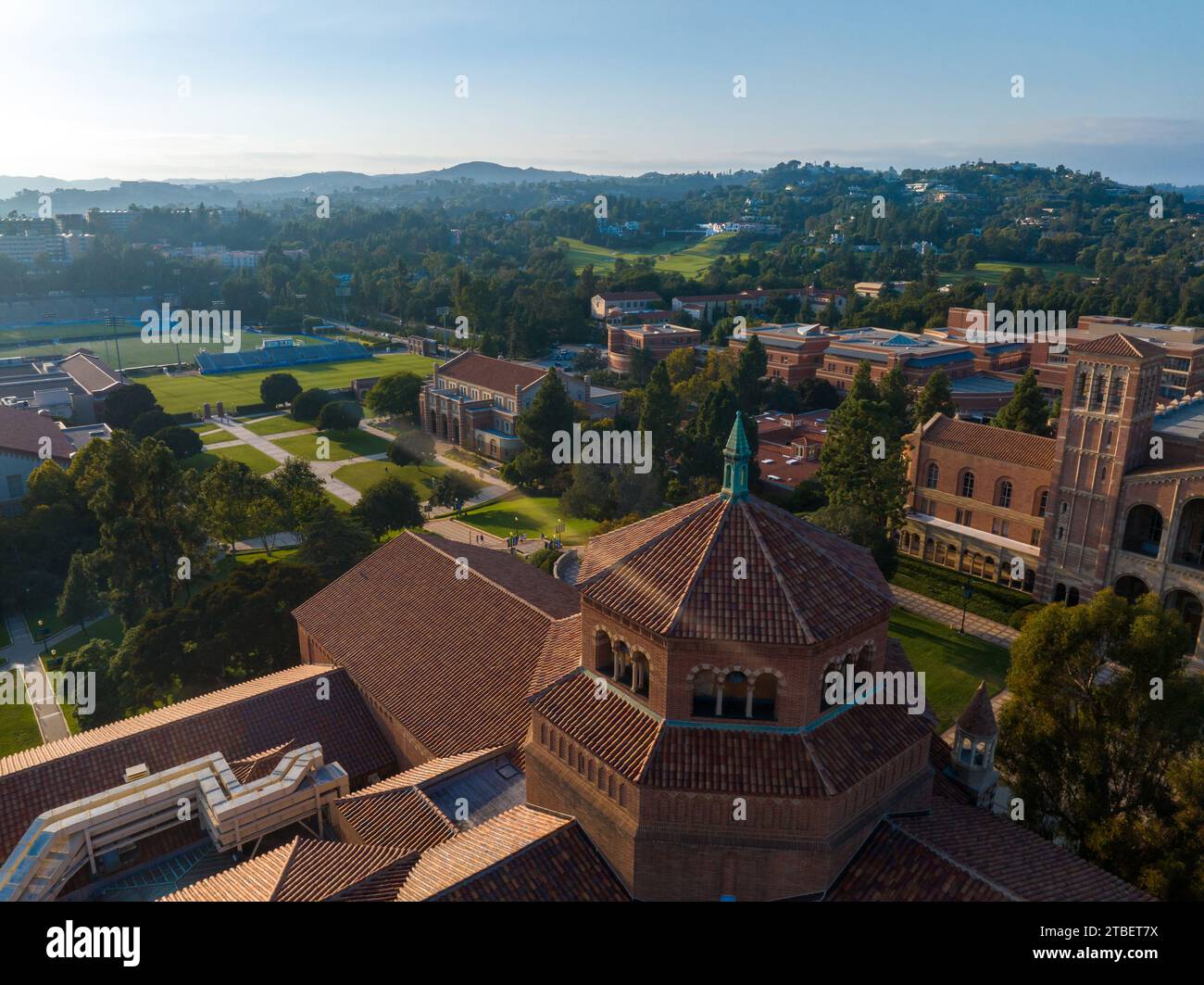 Ucla campus bear hi-res stock photography and images - Alamy