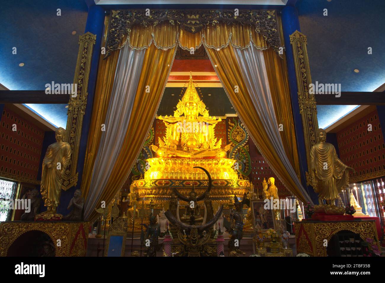 Principal buddha image hi-res stock photography and images - Alamy