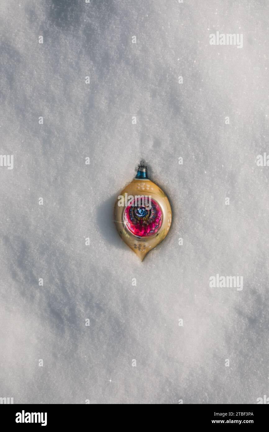 Teardrop shape hi-res stock photography and images - Alamy