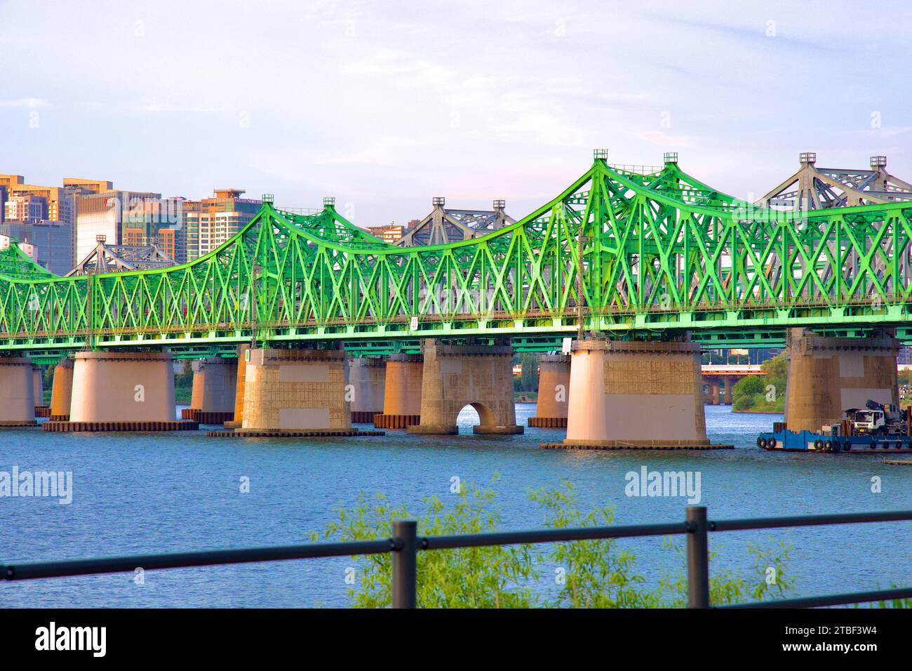 A picture of the Hangang Railway Bridges between Yongsan and Dongjak ...