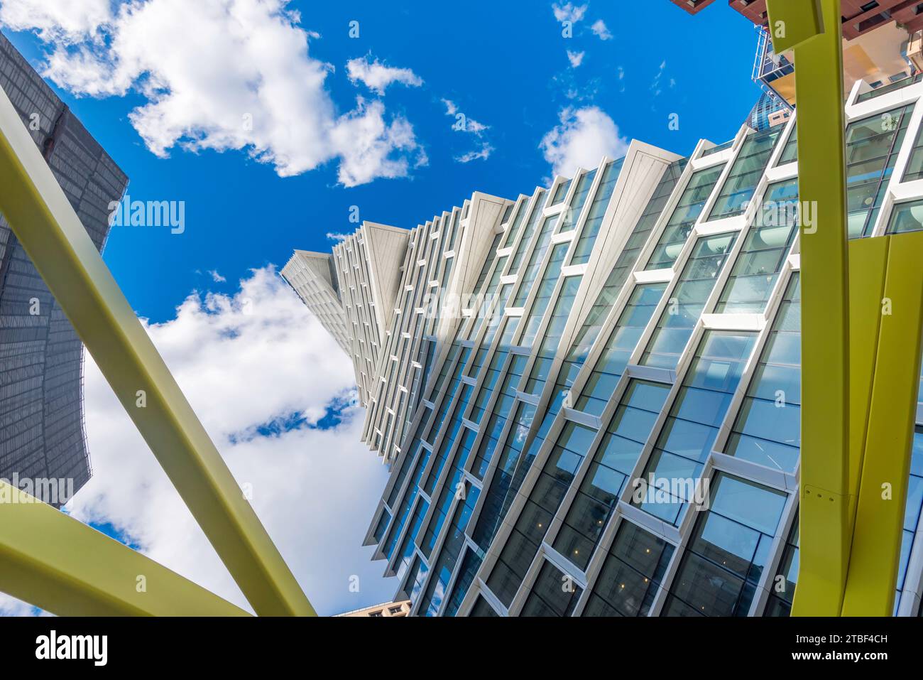 6 story building hi-res stock photography and images - Alamy