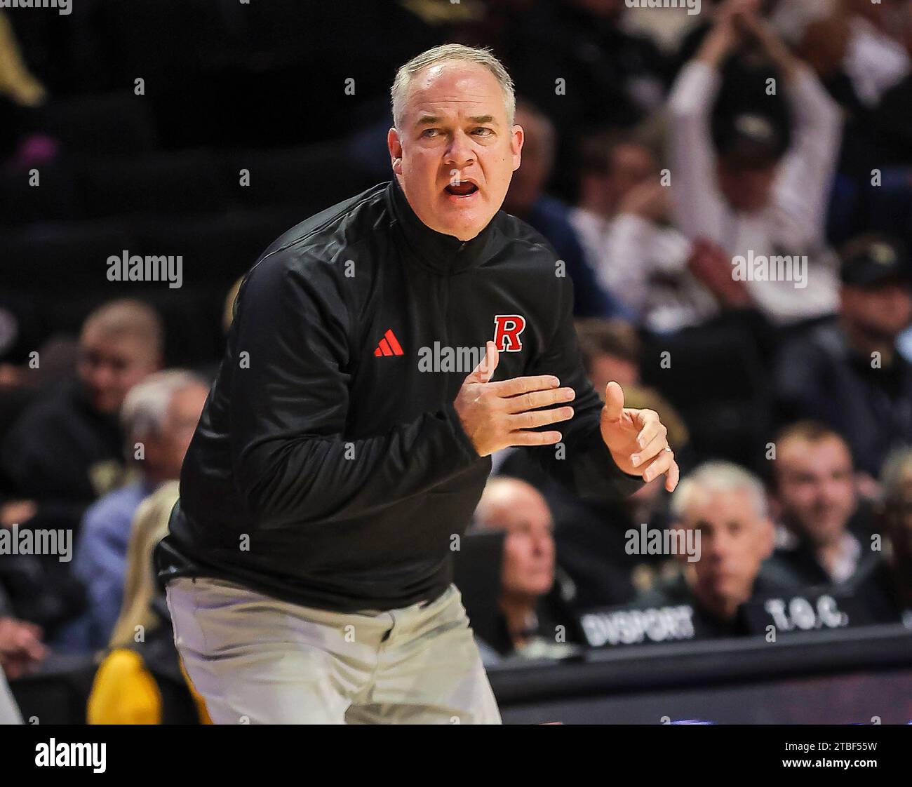Rutgers basketball hi-res stock photography and images - Alamy