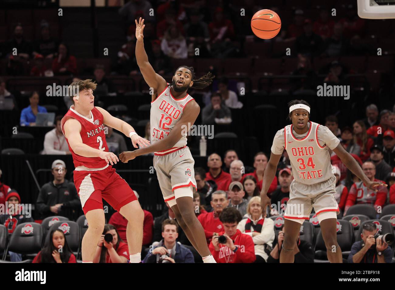 Columbus, Ohio, USA. 6th Dec, 2023. Miami (Oh) Redhawks guard Evan ...