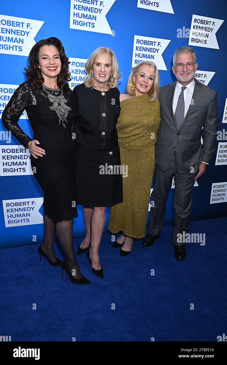 The Honorees Fran Drescher, Kerry Kennedy, Pam and Peter Barbey attend ...