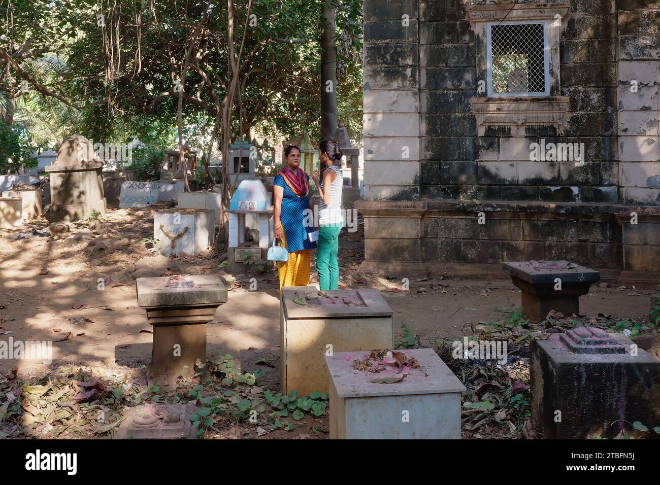 Sadhu cemetery hi-res stock photography and images - Alamy