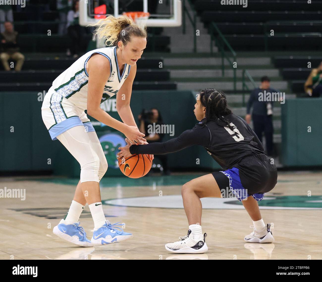 New Orleans, USA. 06th Dec, 2023. New Orleans Privateers guard Alexis ...