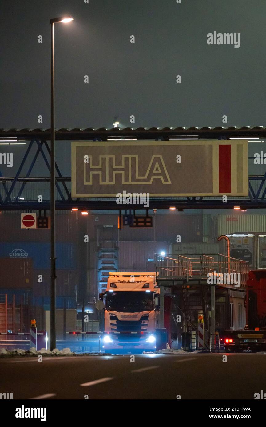 Hamburg, Germany. 07th Dec, 2023. The logo of HHLA (Hamburger Hafen und ...