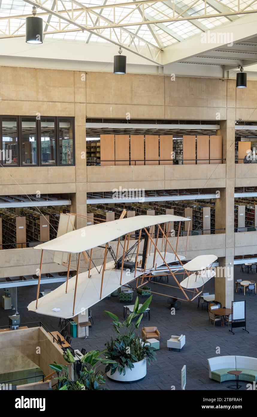 The Dunbar Library's Replica of the 1903 Wright Flyer Stock Photo - Alamy